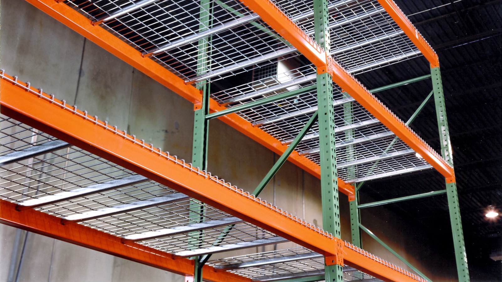 Deluxe Systems Industrial & Commercial Shelving - Deluxe Systems